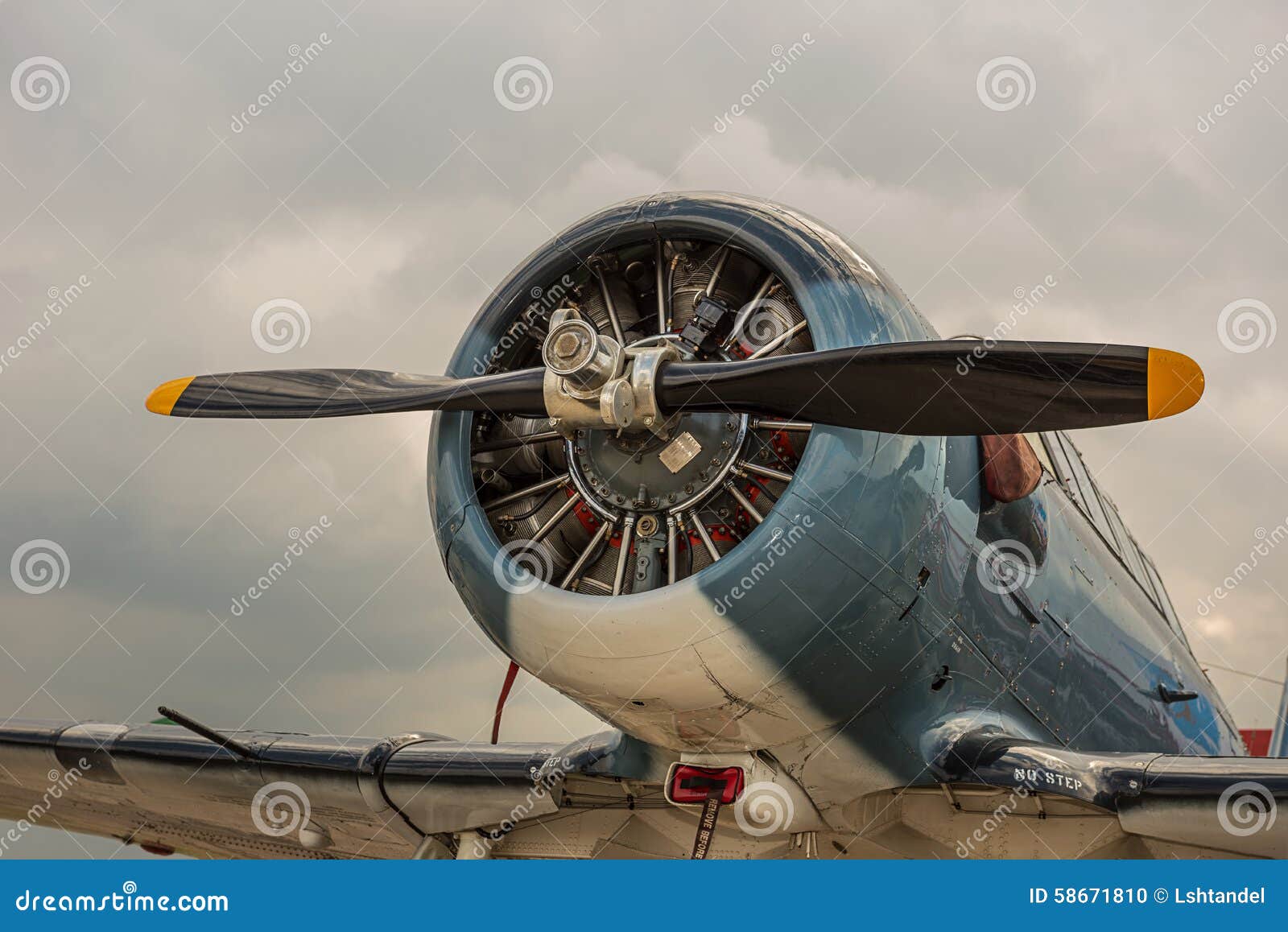 Propeller Aircraft Stock Image | CartoonDealer.com #3652525