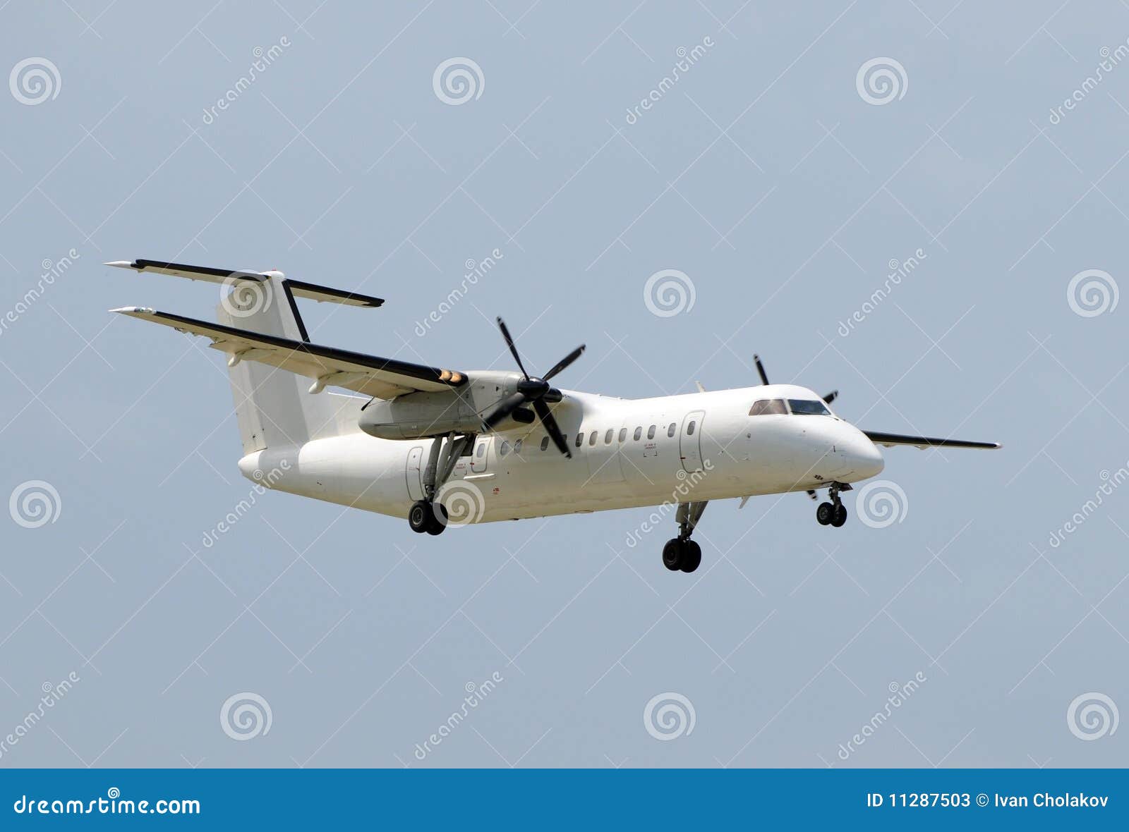 Propeller airplane stock image. Image of turboprop, propeller - 11287503
