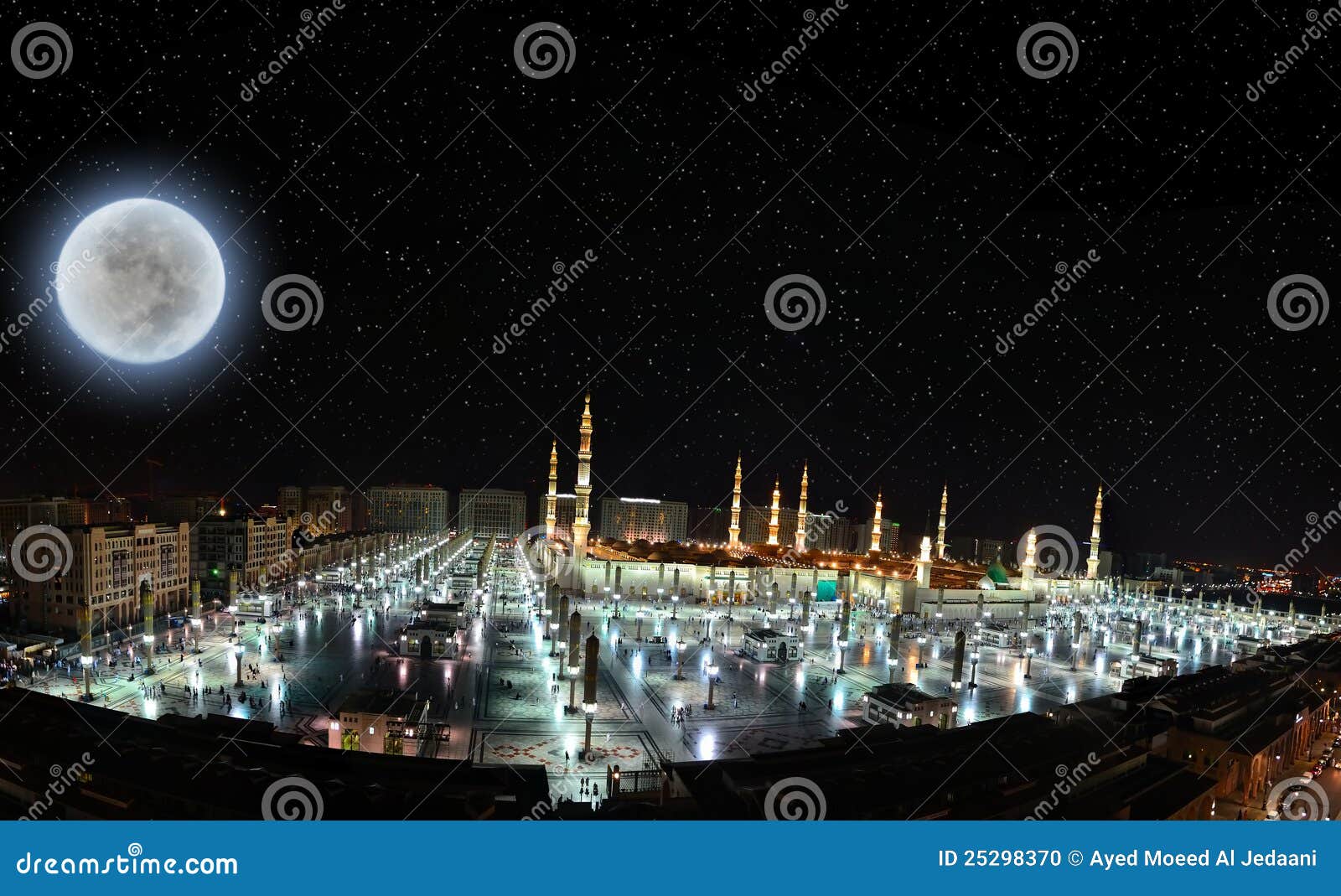 Prophet S Mosque in Medina at Night Stock Photo - Image of minaret ...