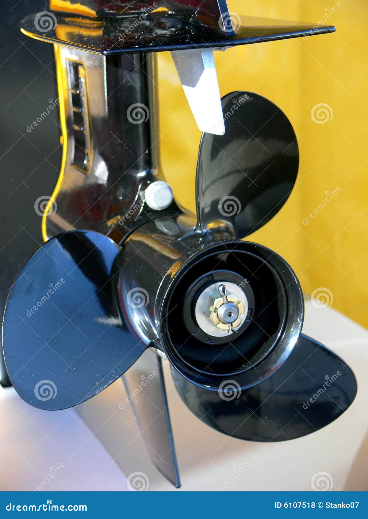 Propulsor Del Barco De Motor Foto de archivo - Imagen de amarre ...