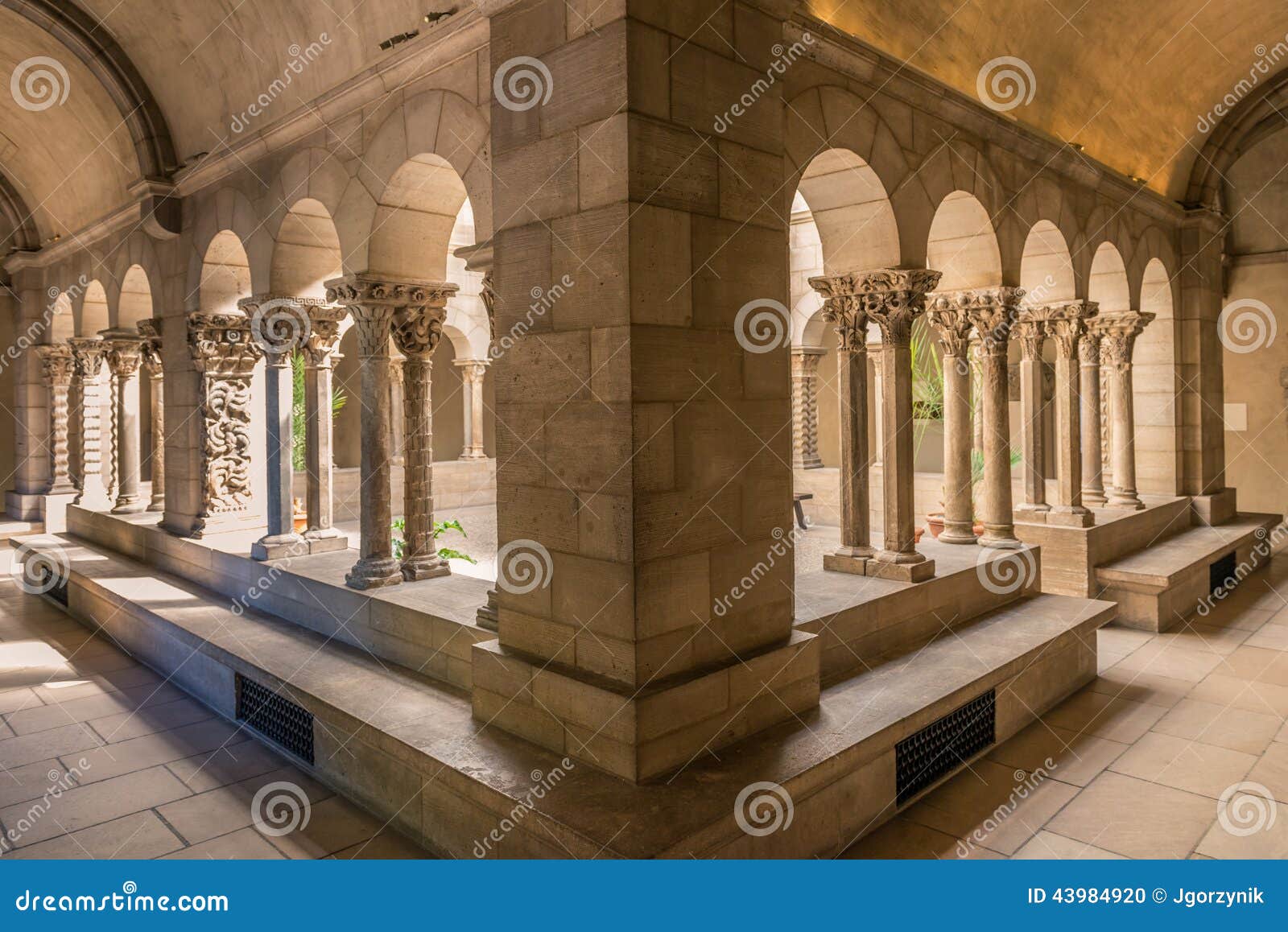 Prospettiva Dell'arco, Fuoco Basso Fotografia Stock - Immagine di arte ...