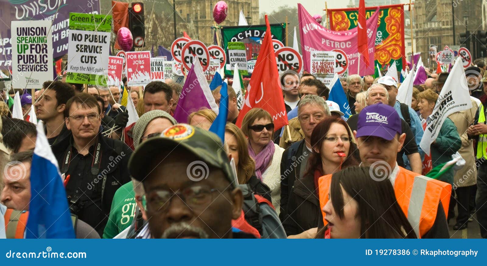 Protesters at the Houses of Parliament Editorial Photo - Image of ...