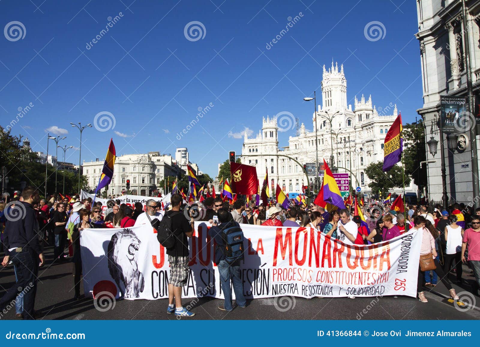 Protests in madrid editorial stock image. Image of referendum - 41366844