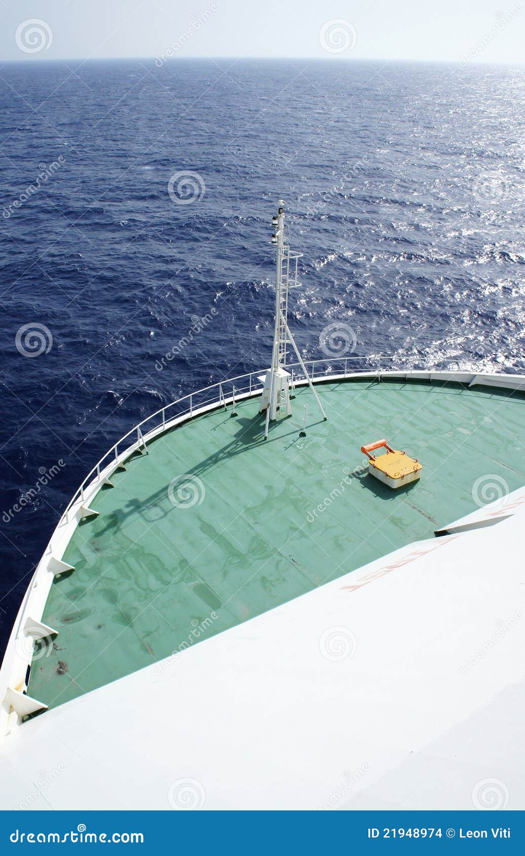 Proue d'un bateau photo stock. Image du bateau, océan - 21948974