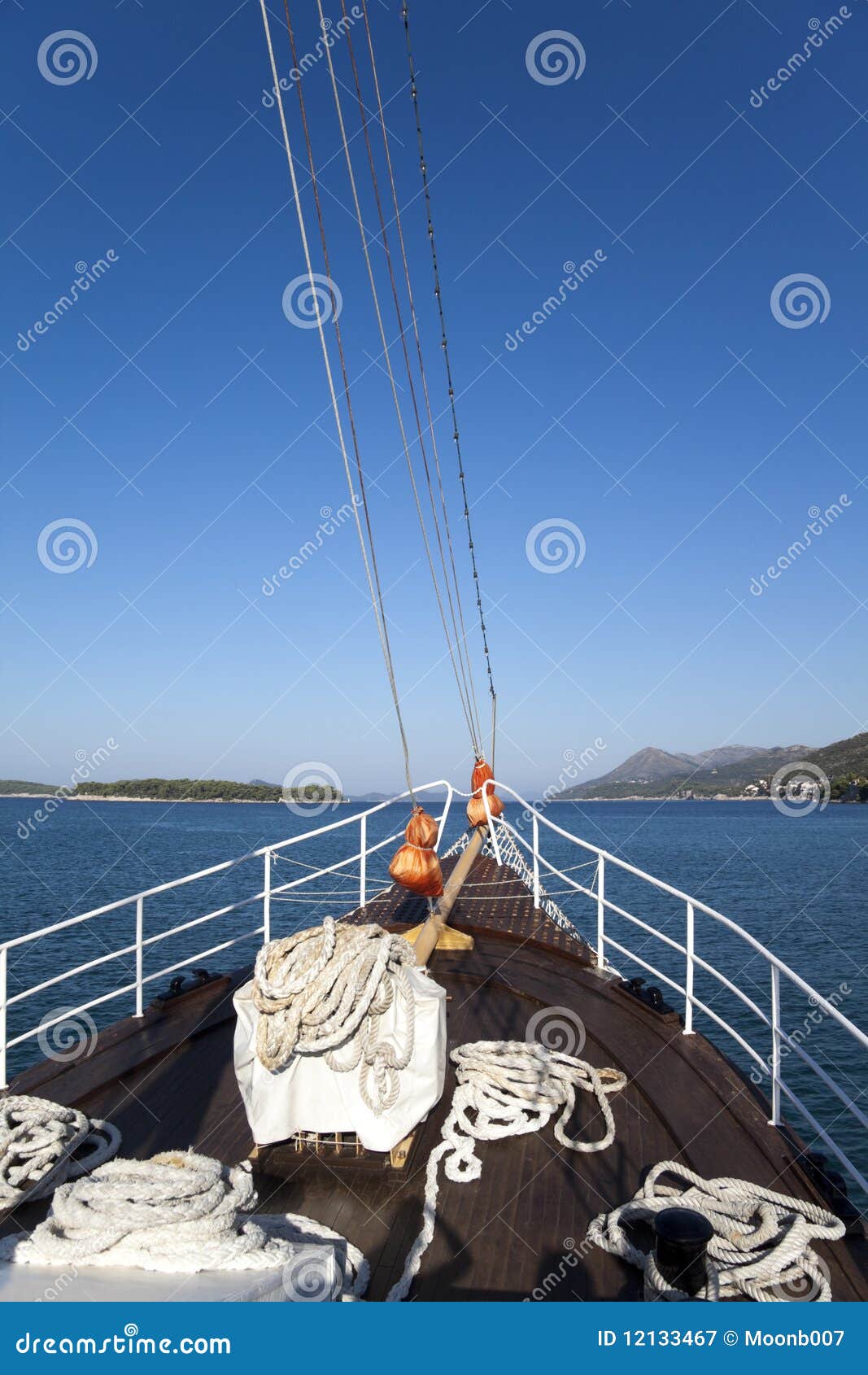 Proue de bateau image stock. Image du récipient, yacht - 12133467