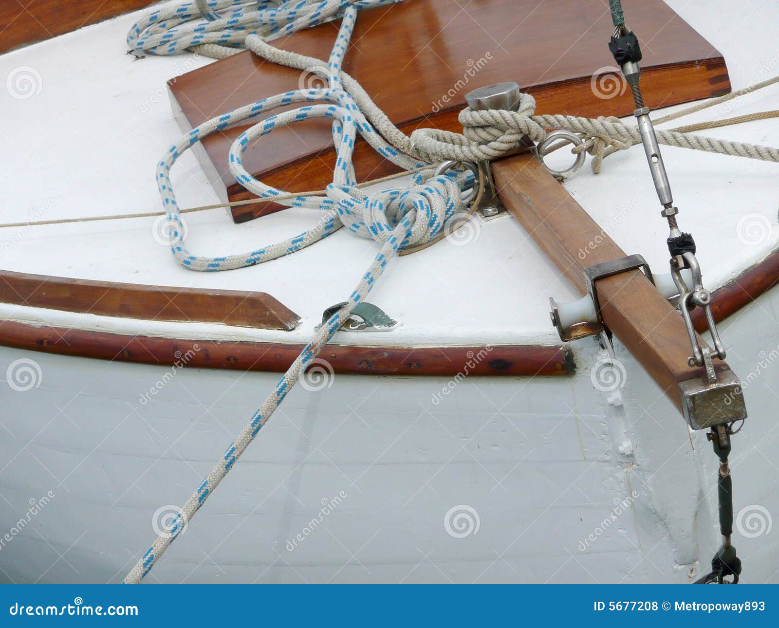 Proue en bois de bateau photo stock. Image du bateau, congé - 5677208