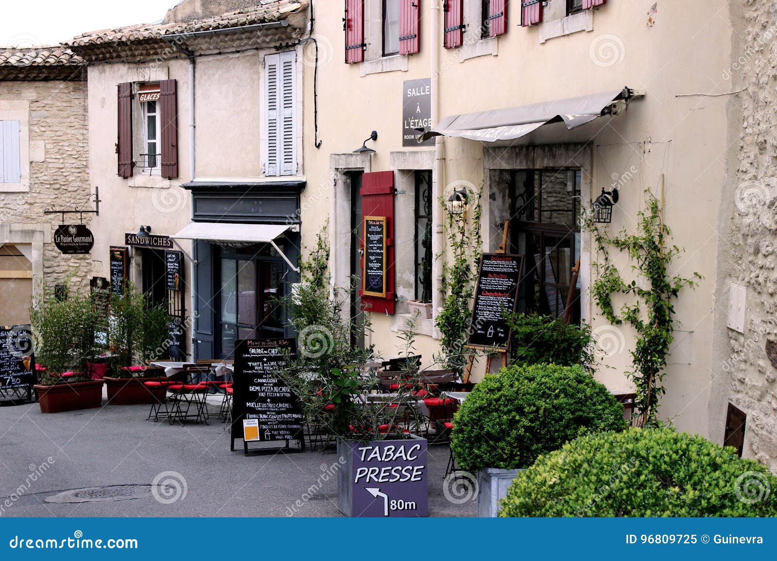 Provance redaktionelles bild. Bild von schön, azurblau - 96809725