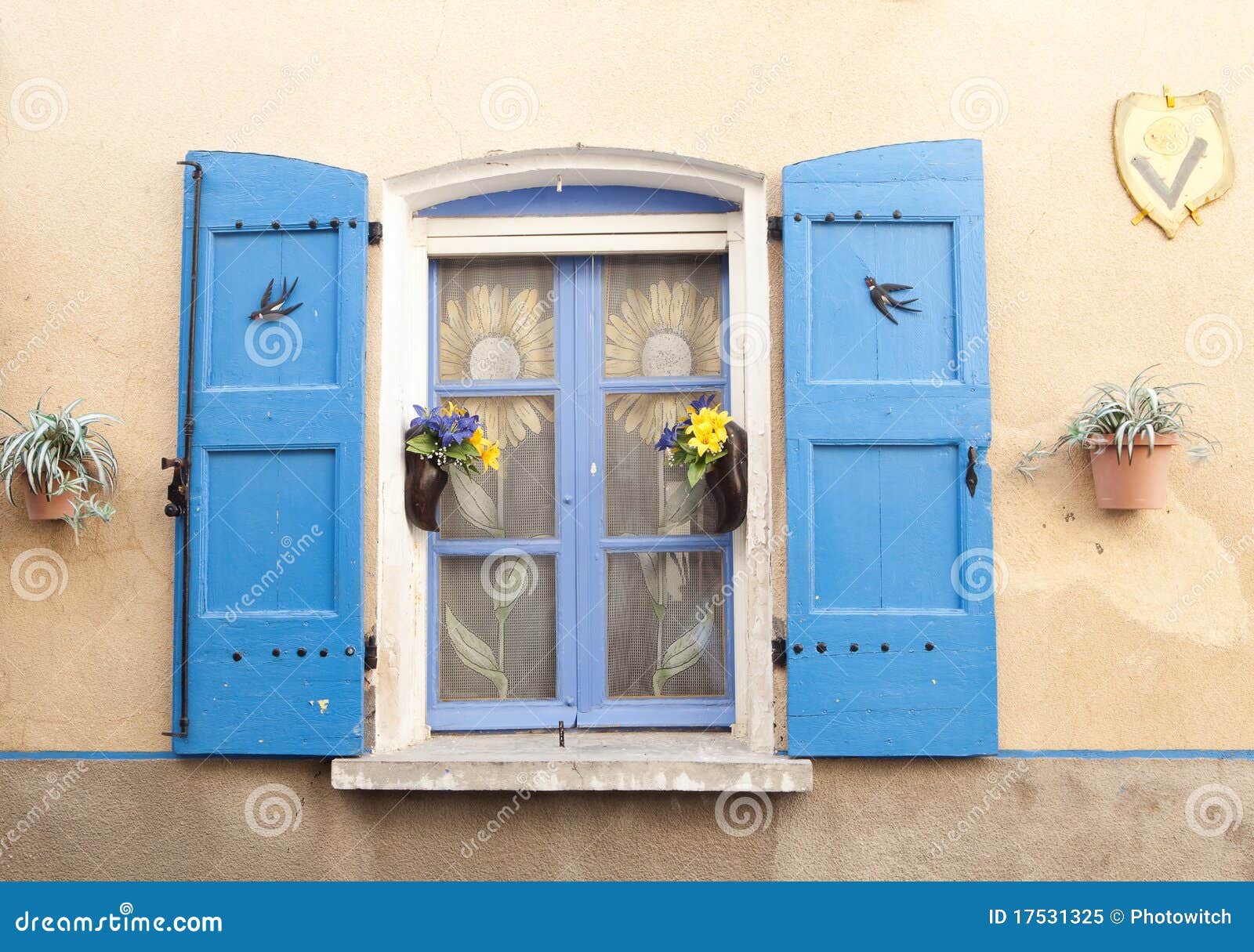 Provence window stock image. Image of windows, provence - 17531325