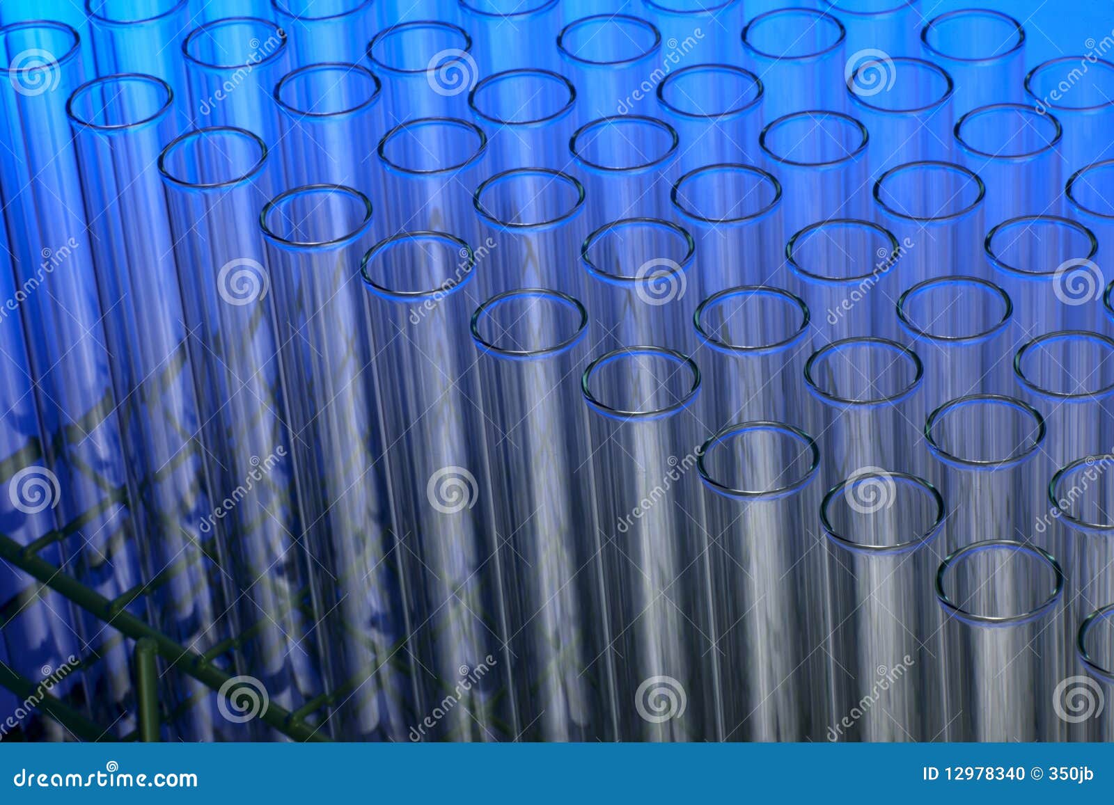 Provette fotografia stock. Immagine di cremagliera, laboratorio - 12978340