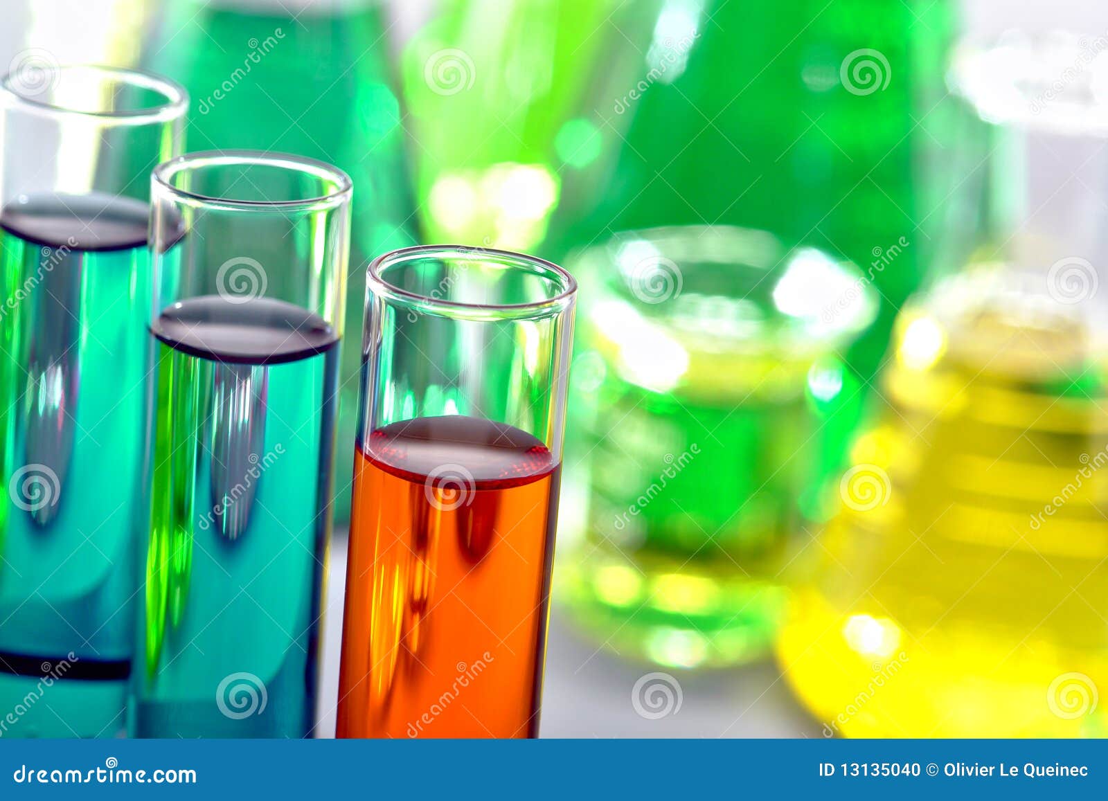 Provette Nel Laboratorio Di Ricerca Di Scienza Fotografia Stock ...