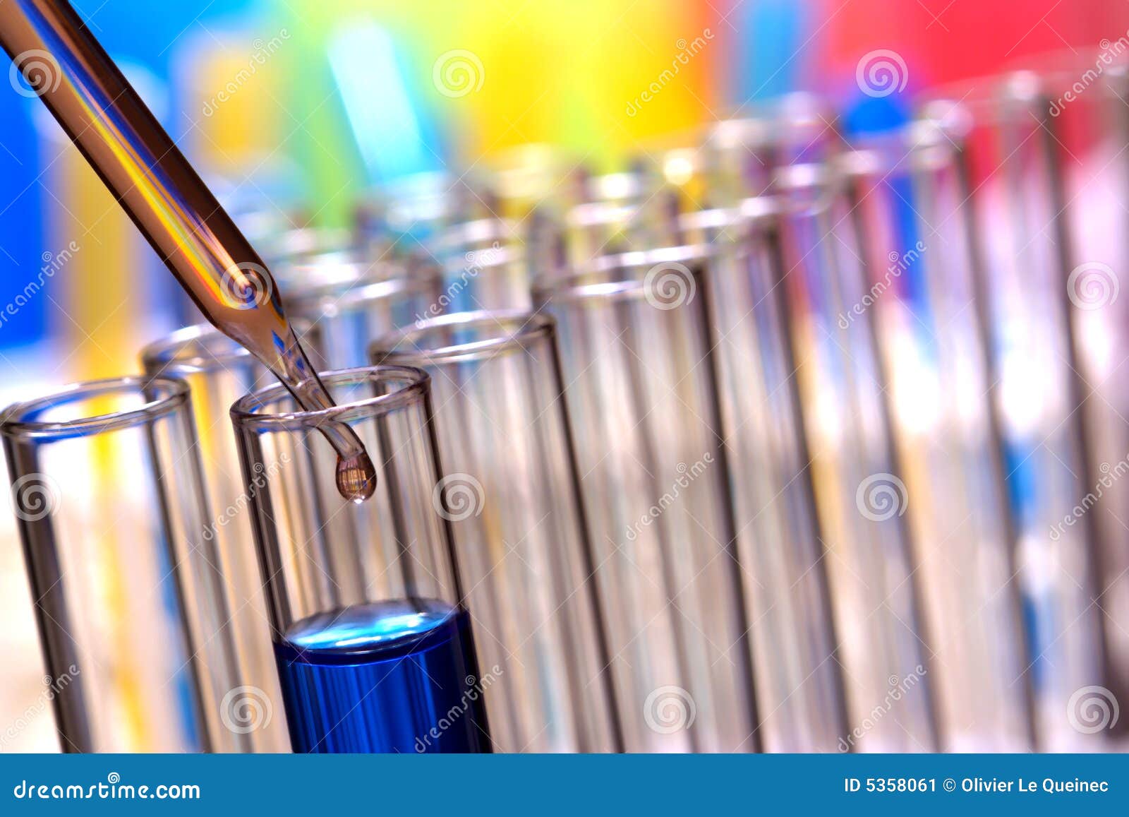 Provette Nel Laboratorio Di Scienza Immagine Stock - Immagine di ...