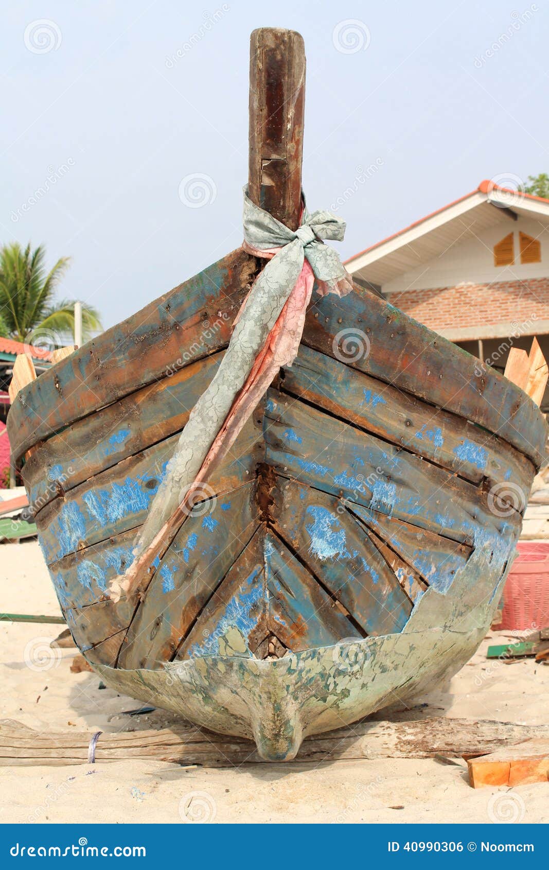 Prow of old boat stock photo. Image of sunny, prow, dinghy - 40990306