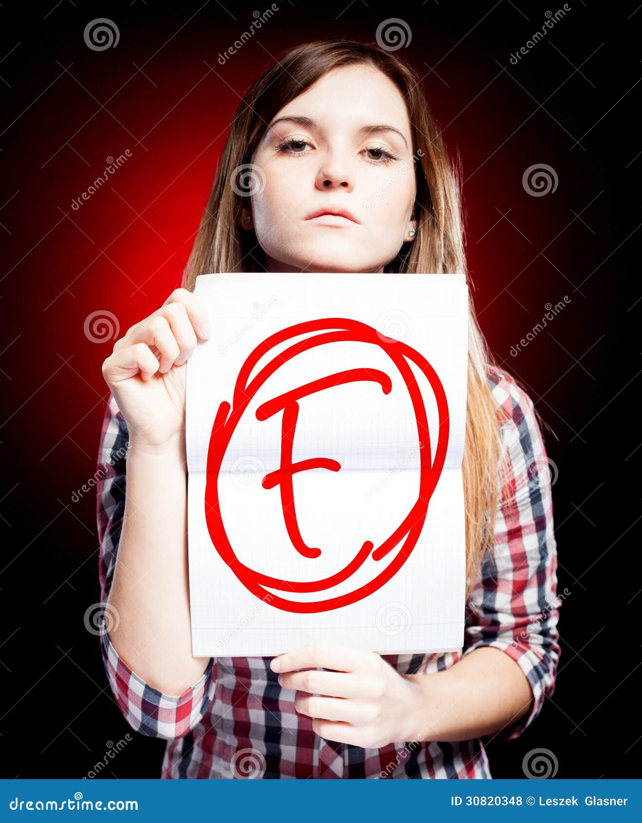 Prueba O Examen Fallado Y Muchacha Decepcionada Foto de archivo ...