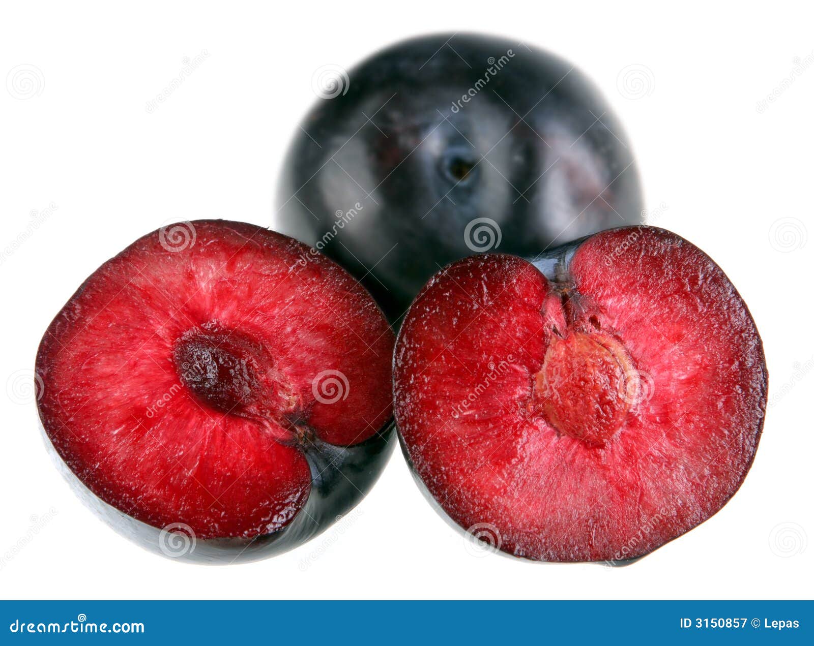 Prugna rossa immagine stock. Immagine di agricoltura, bianco - 3150857