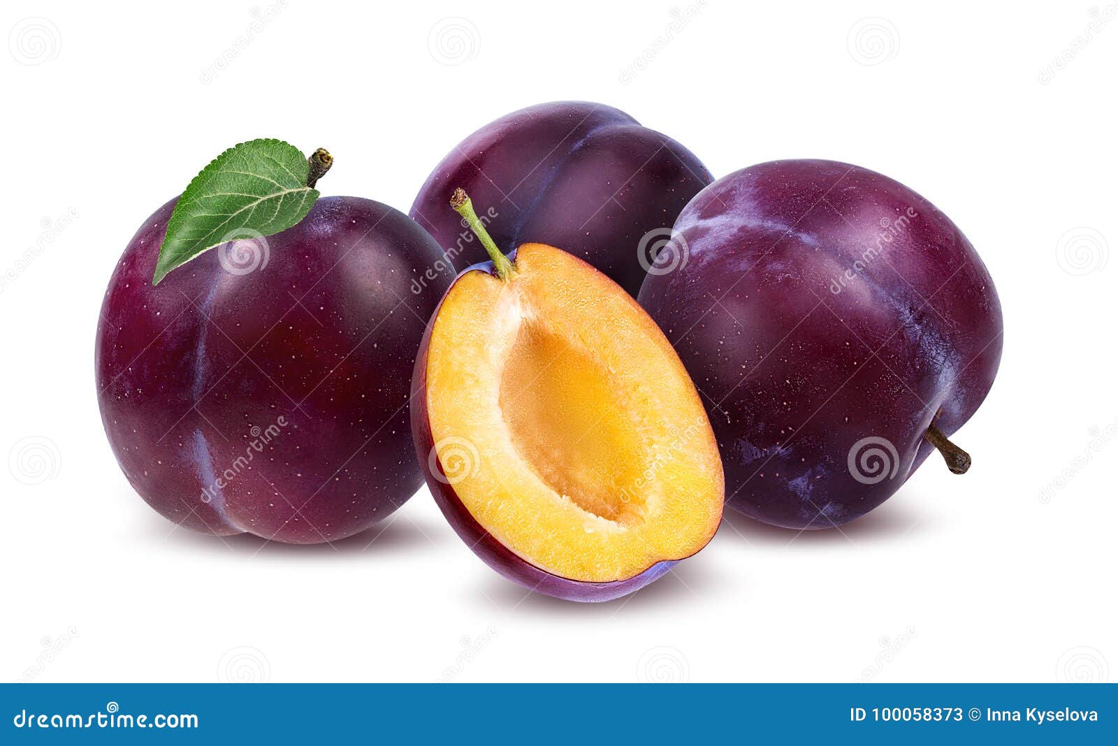 Prugna su un bianco immagine stock. Immagine di oggetto - 100058373