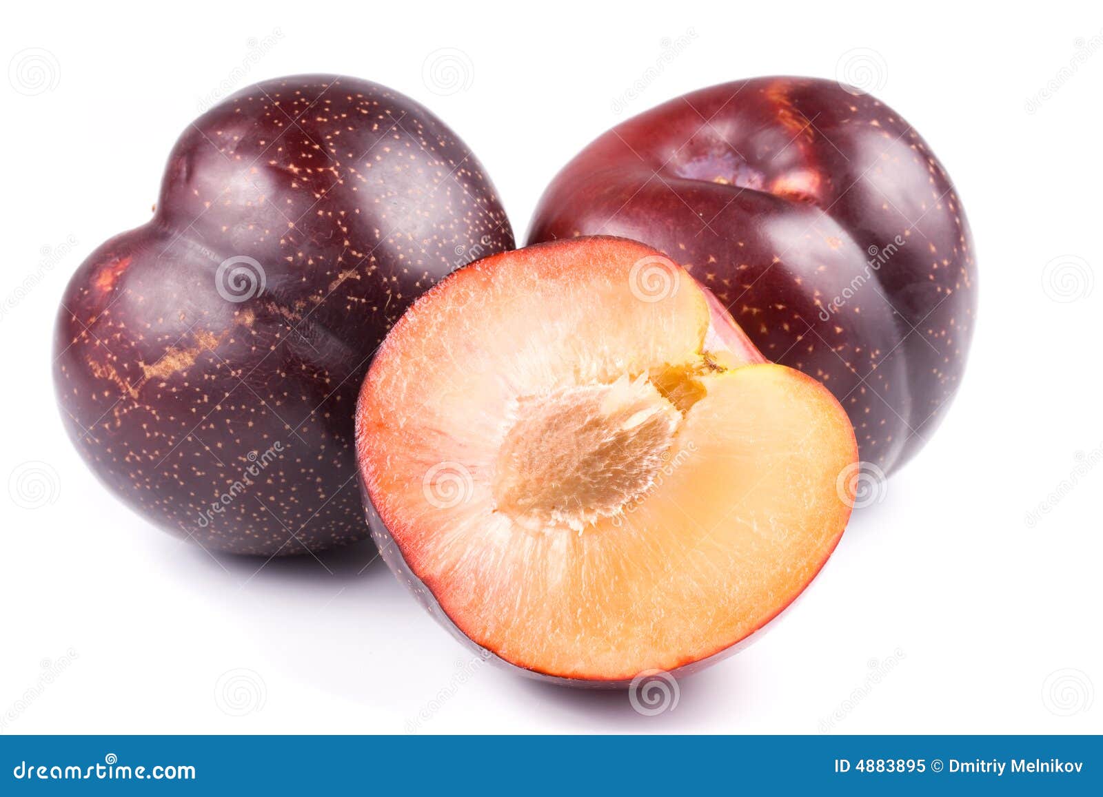 Pruim Op Een Witte Achtergrond Stock Afbeelding - Image of zoet ...