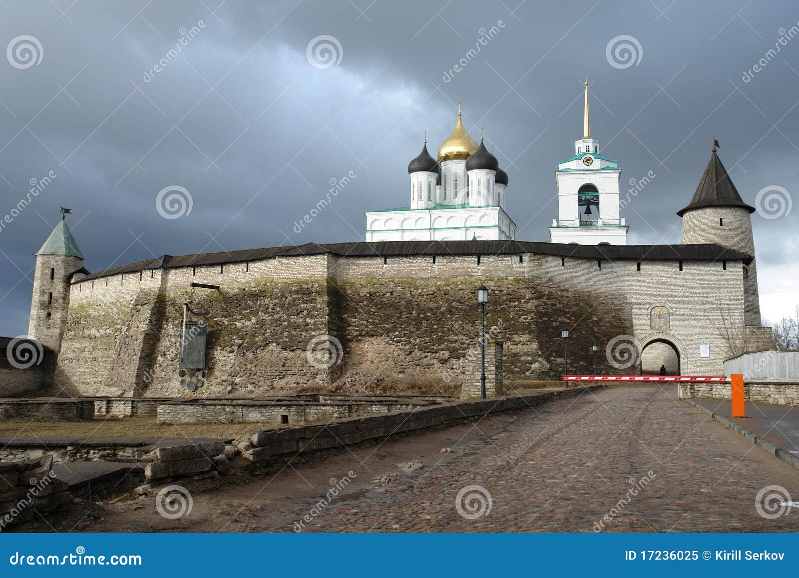 The Pskov Kremlin, Fortification Stock Image - Image of pskov, tower ...