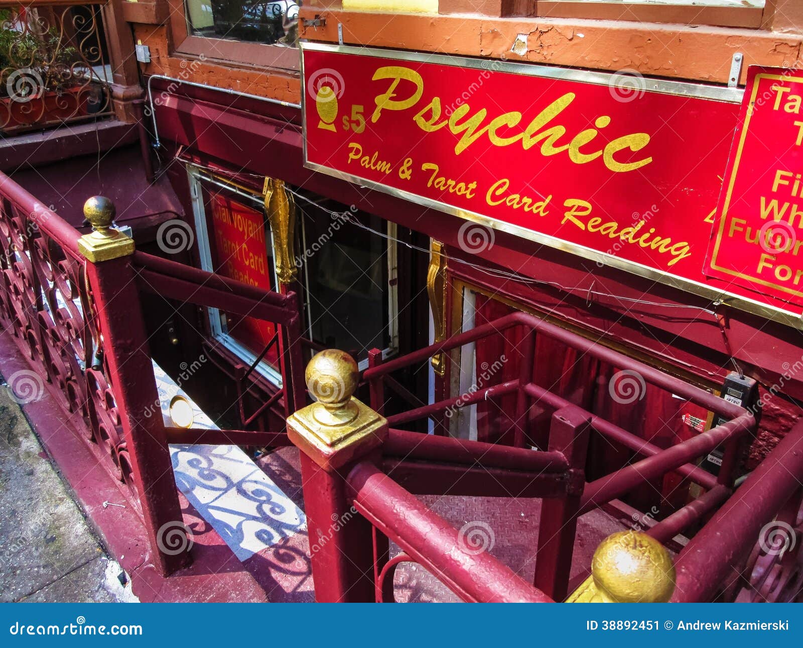 Psychic Reader editorial photo. Image of manhattan, sign - 38892451