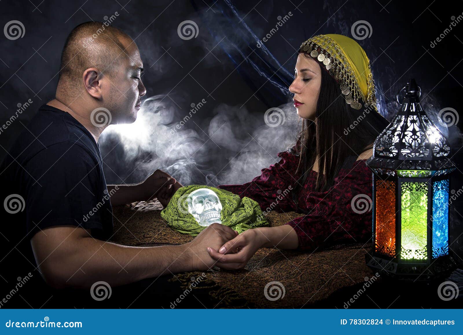 Psychique Ou Un Milieu D'esprit Photo stock - Image du ésotérique ...