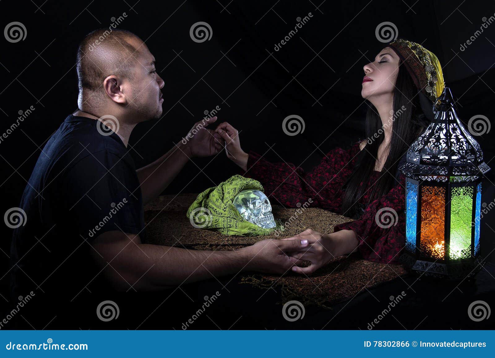 Psychique Ou Un Milieu D'esprit Photo stock - Image du voyant ...