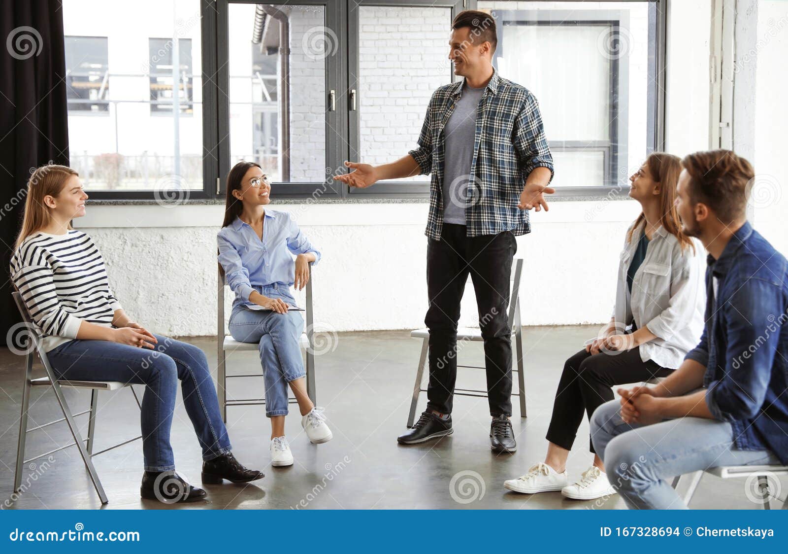 Psychotherapist Working with Patients in Group Therapy Session Stock ...
