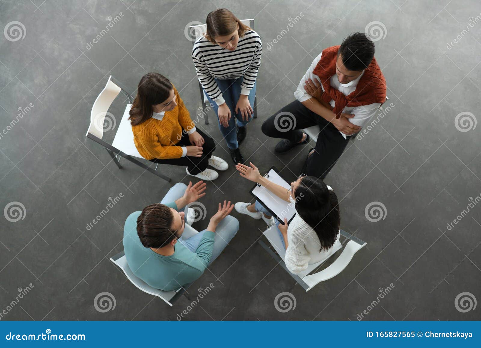 Psychotherapist Working with Patients in Group Therapy Session Stock ...