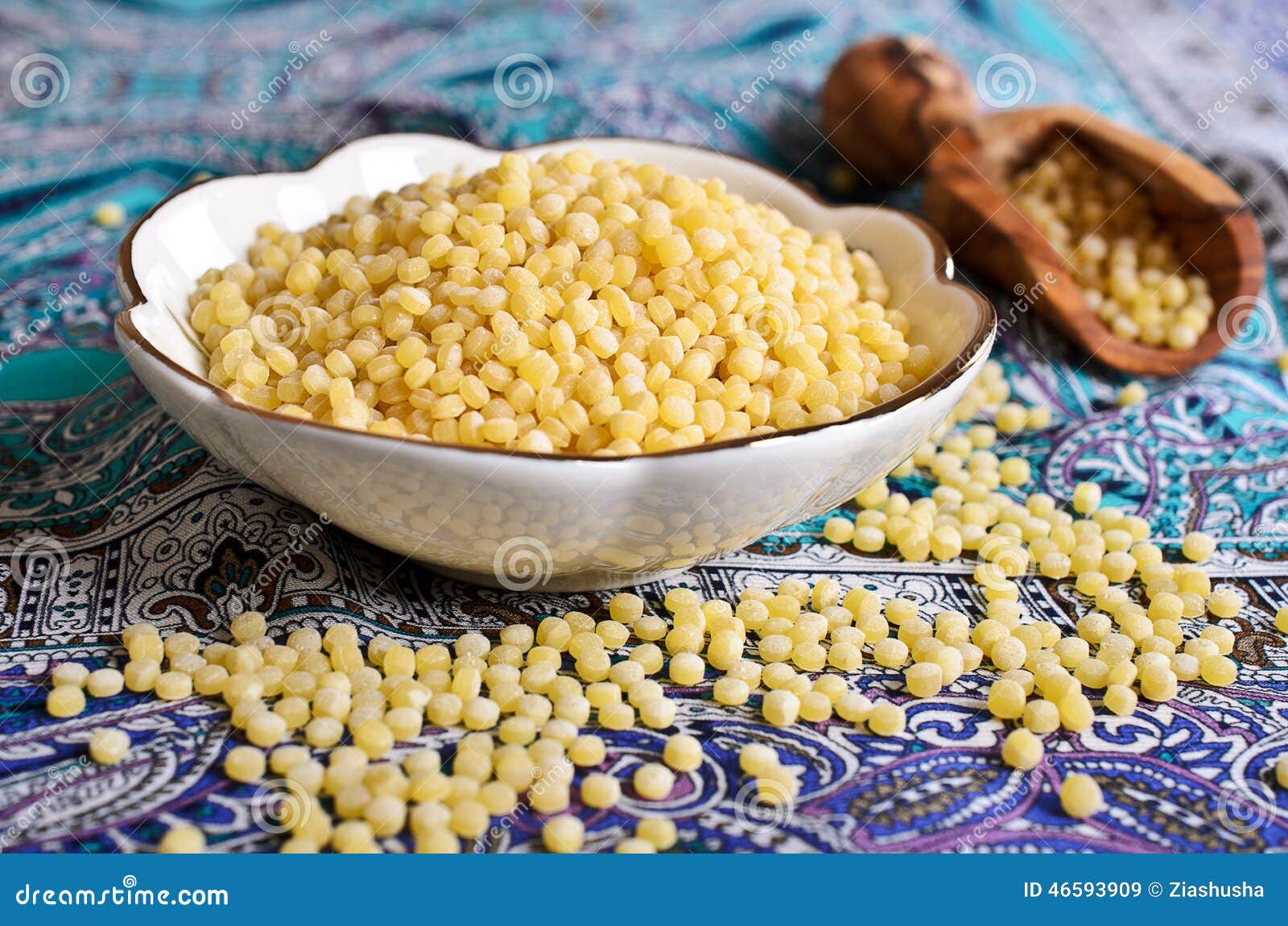 Ptitim image stock. Image du sain, dîner, cuisinier, assiette - 46593909