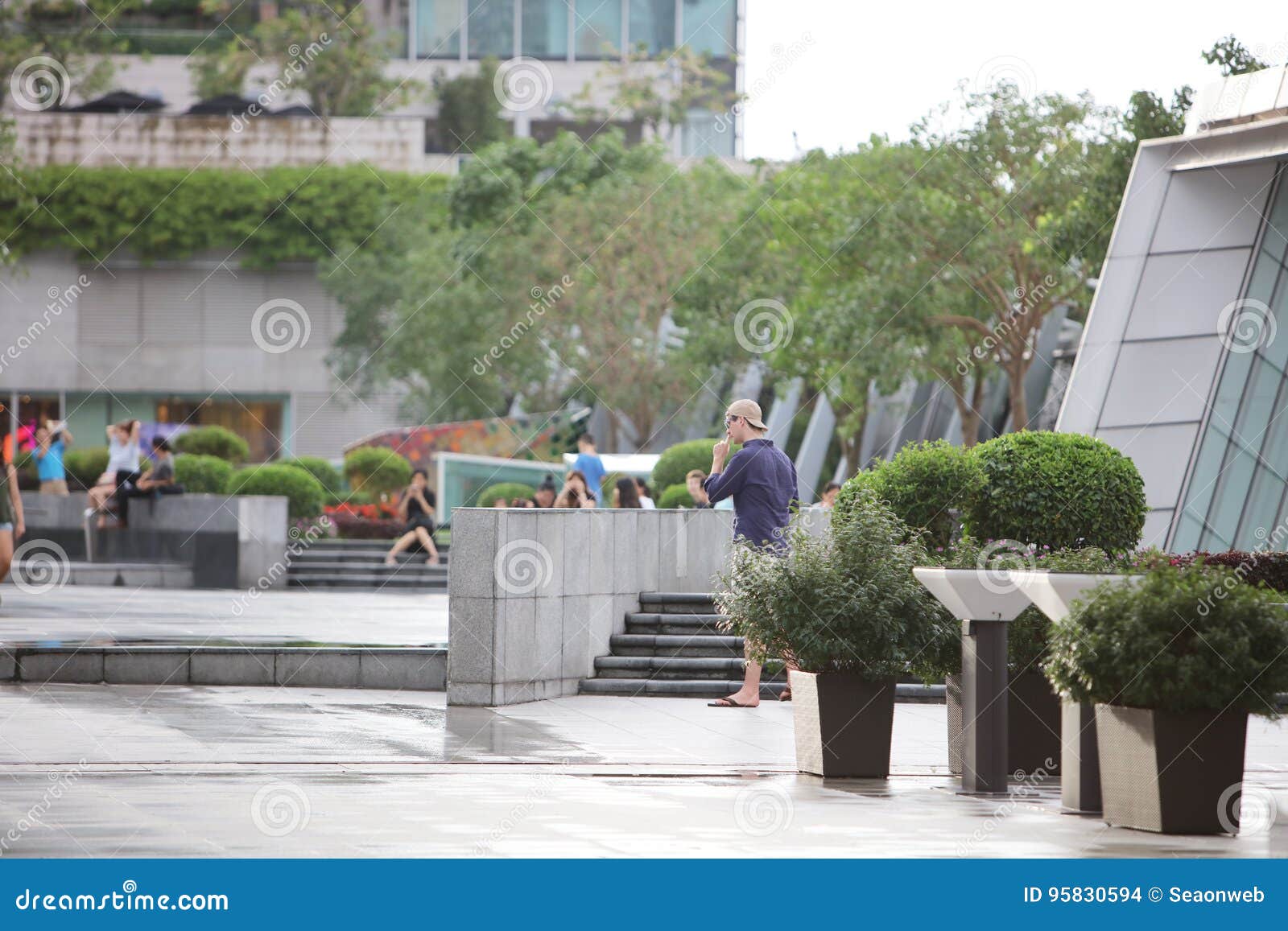 The Public Area at the Ifc with Walkway Editorial Stock Image - Image ...