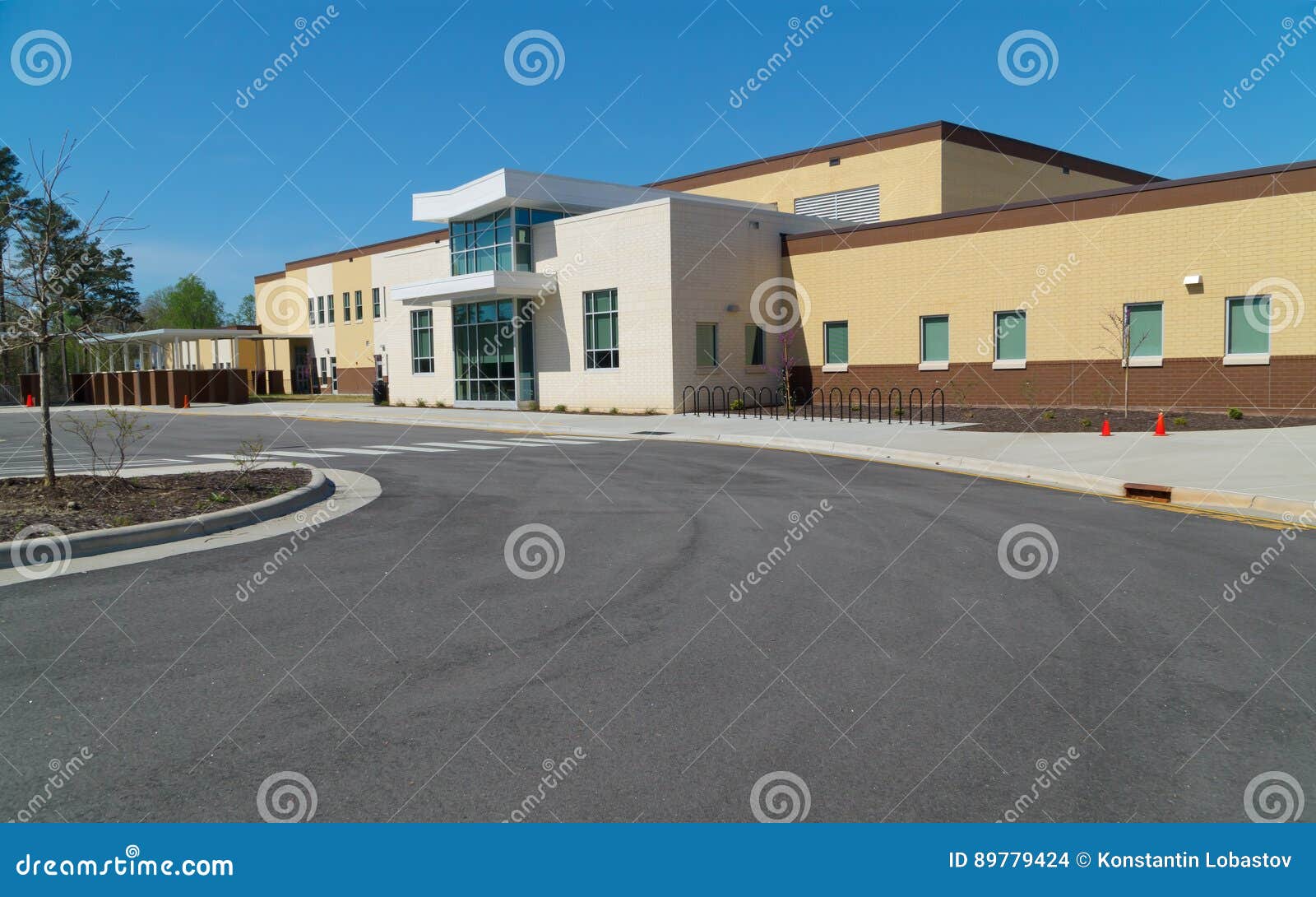 Public shcool building stock photo. Image of campus, elementary - 89779424