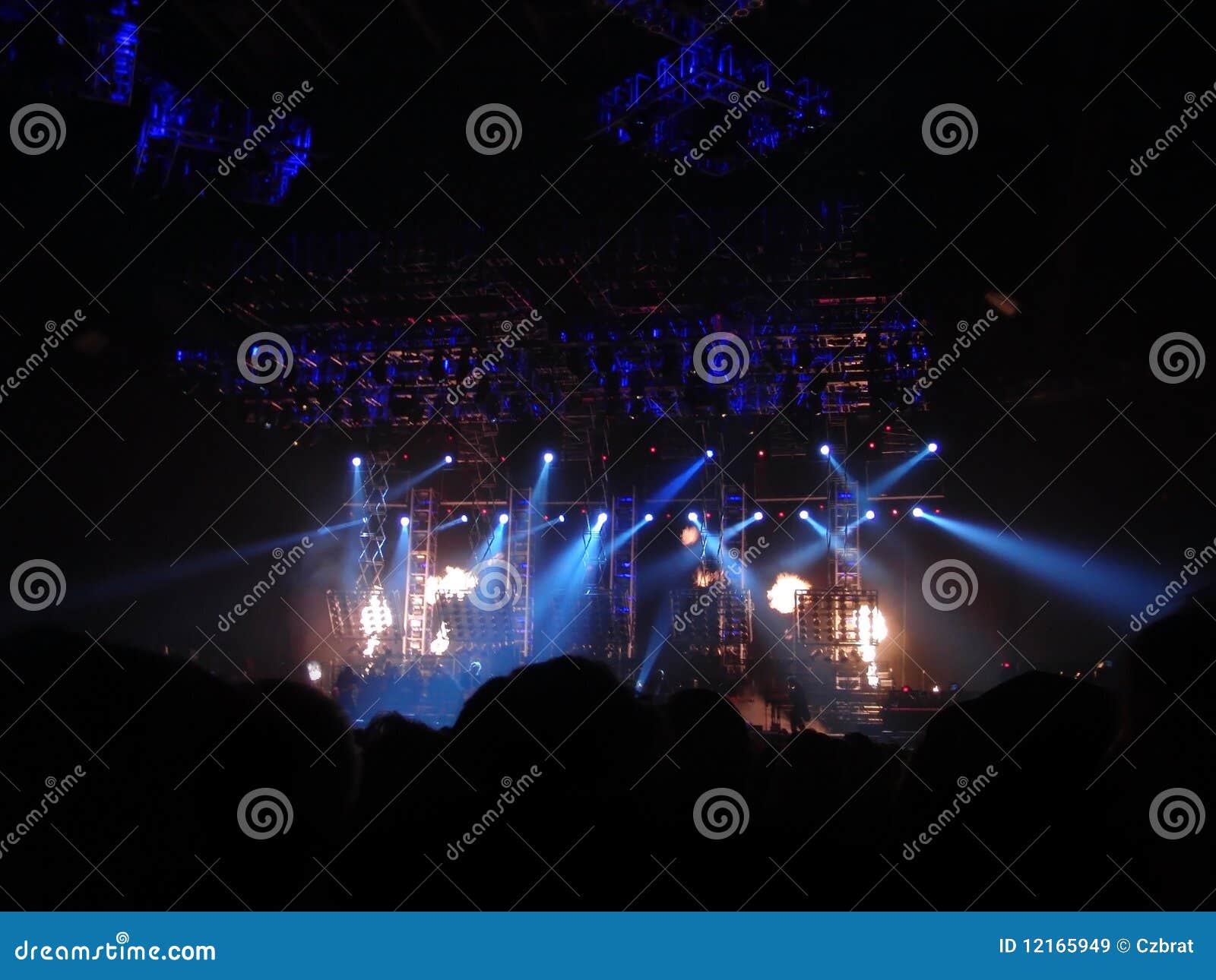 Publikum am Konzert stockbild. Bild von publikum, fall - 12165949