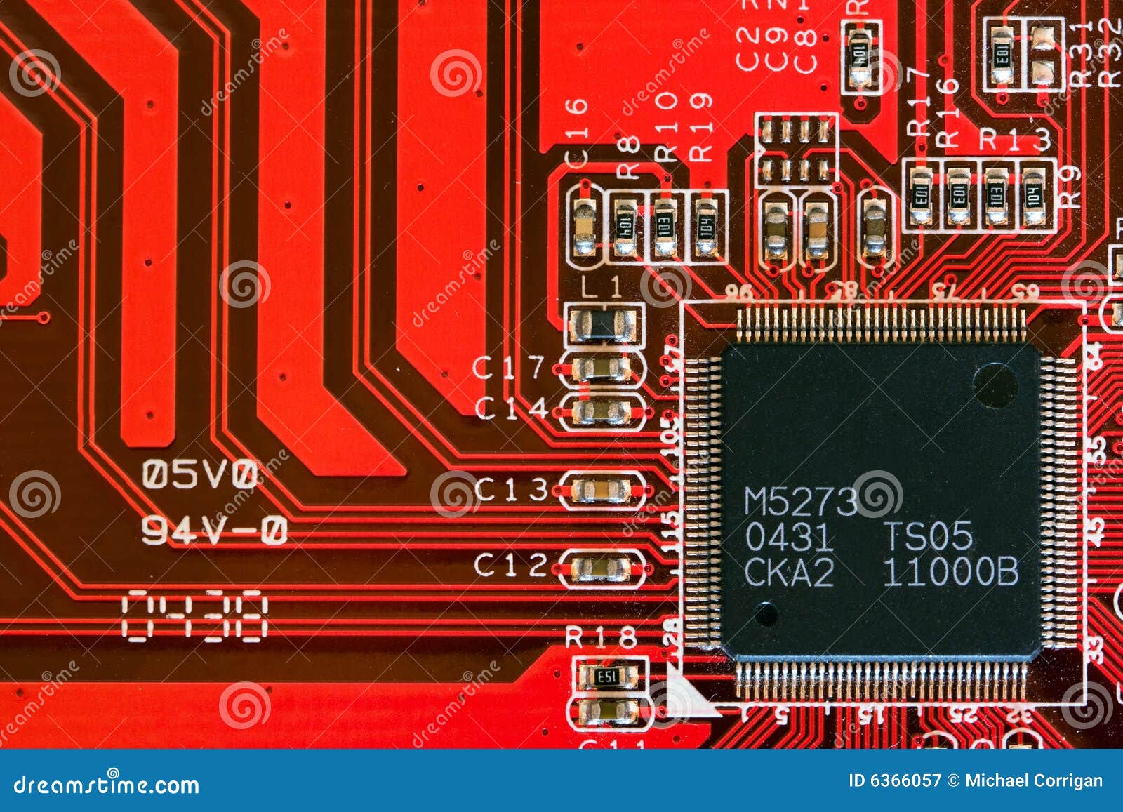 Puce Et Carte électronique Rouge Image stock - Image du configuration ...