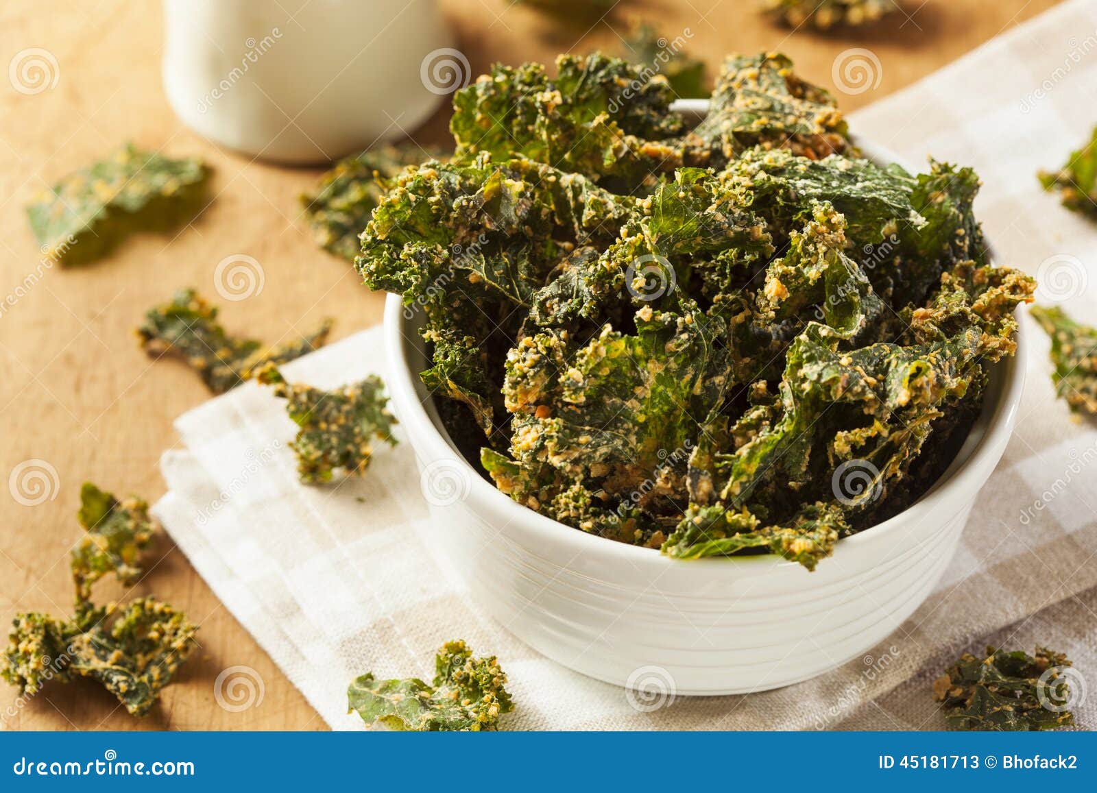 Puces Vertes Faites Maison De Chou Frisé Image stock - Image du gourmet ...