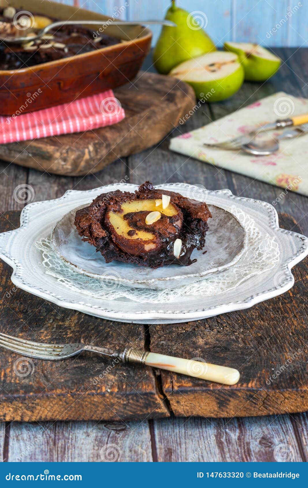 Pudding Mou De Poire De Chocolat Photo stock - Image du pâtisserie ...