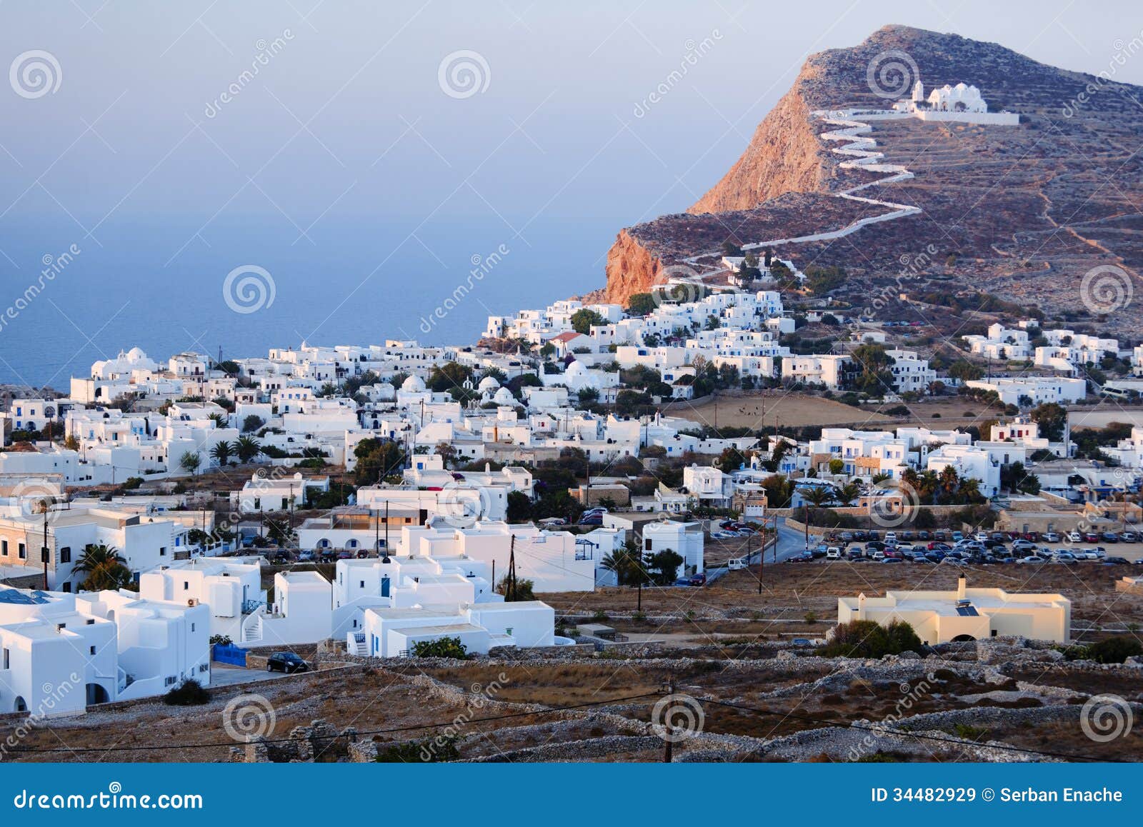 Pueblo de Chora imagen de archivo. Imagen de aldea, blanqueado - 34482929