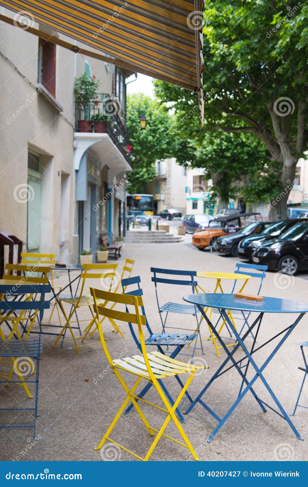 Pueblo francés imagen de archivo. Imagen de asientos - 40207427