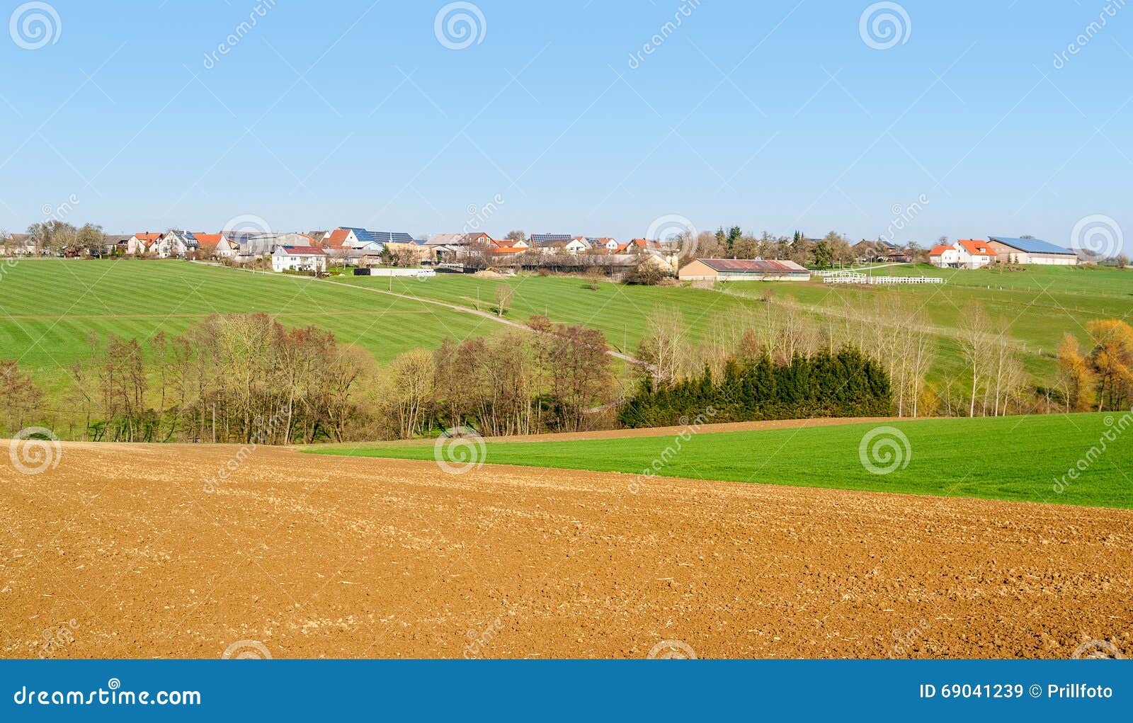 Pueblo rural en Hohenlohe imagen de archivo. Imagen de casa - 69041239