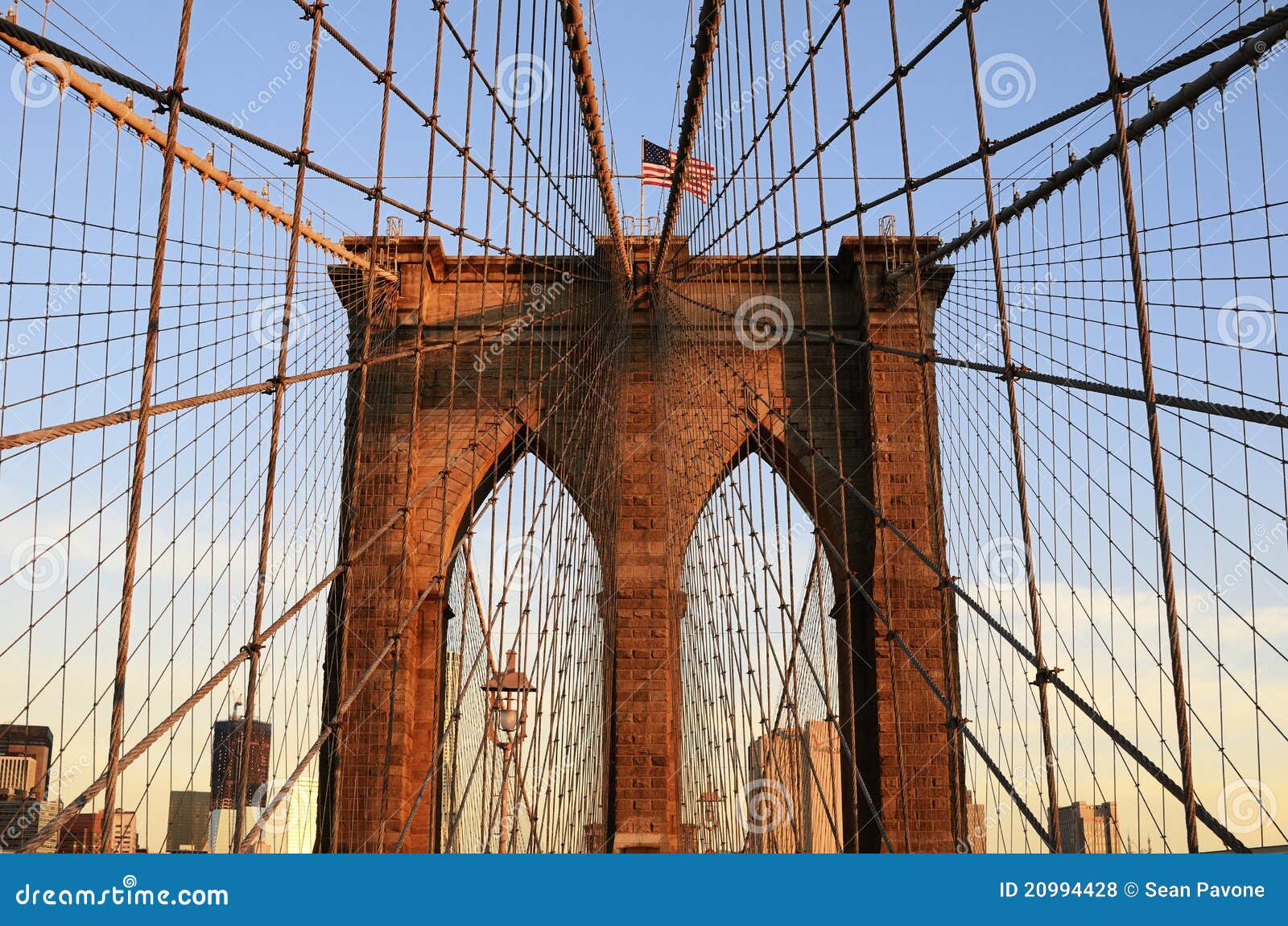 Puente de Brooklyn foto de archivo. Imagen de amanecer - 20994428