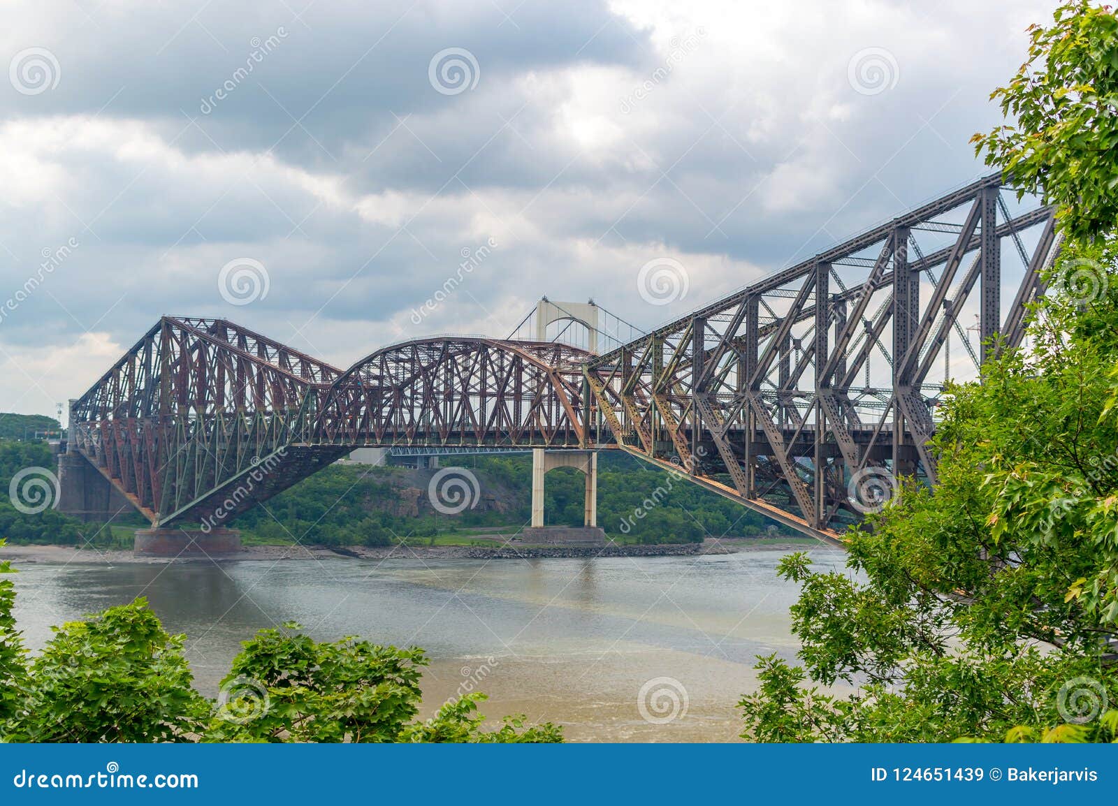 Puente De La Ciudad De Quebec En La Ciudad De Quebec Imagen de archivo ...