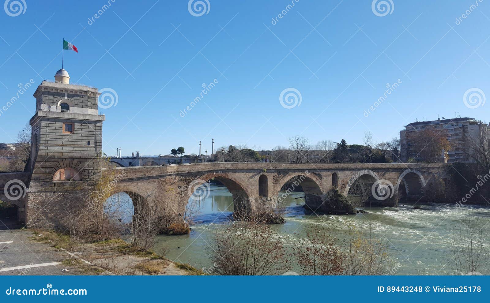 Puente de Roma foto de archivo. Imagen de cielo, ruinas - 89443248