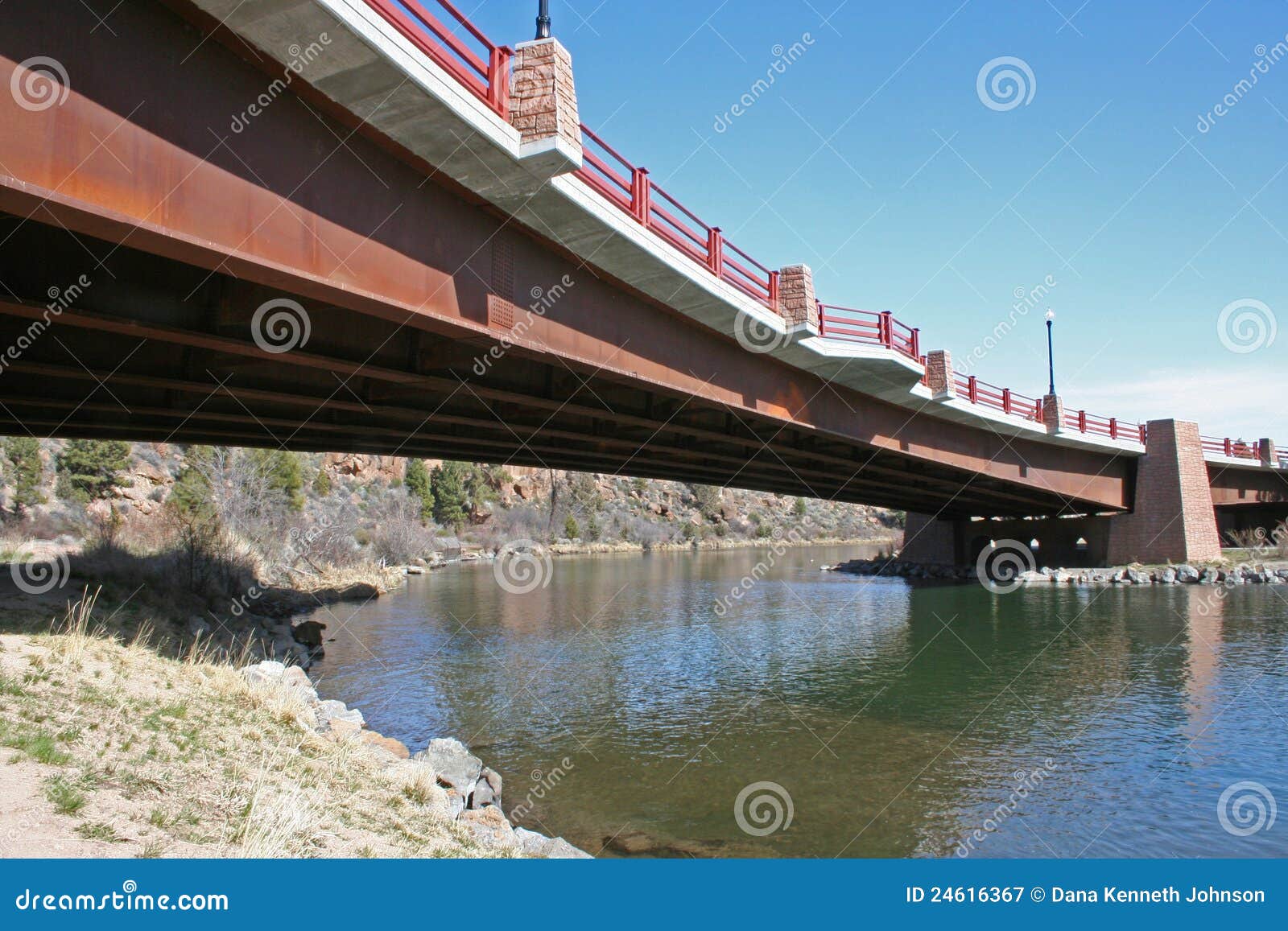 Puente Del Monumento De Bill Healy Imagen de archivo - Imagen de acero ...