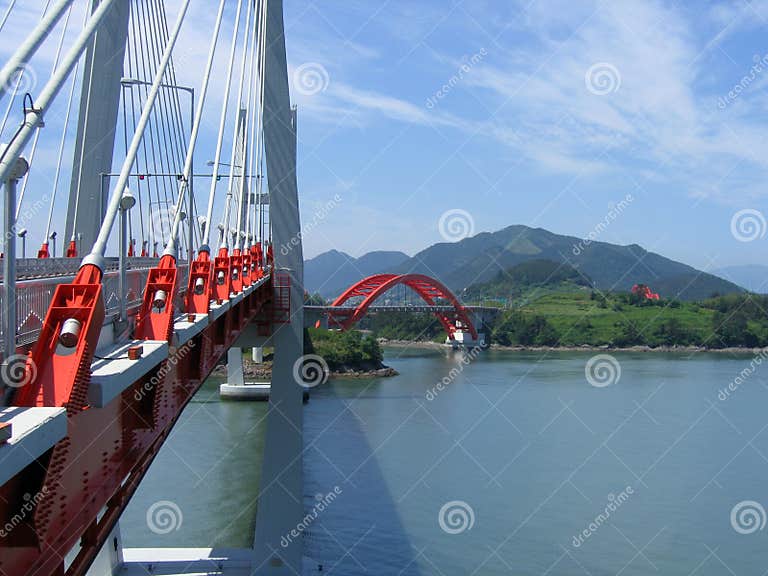 Puente rojo foto de archivo. Imagen de agua, turismo, puente - 2957226