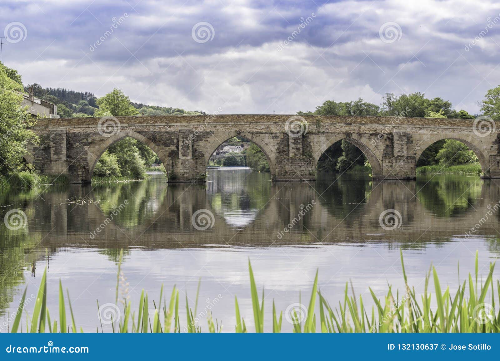 Puente romano de Lugo fotografía editorial. Imagen de roma - 132130637