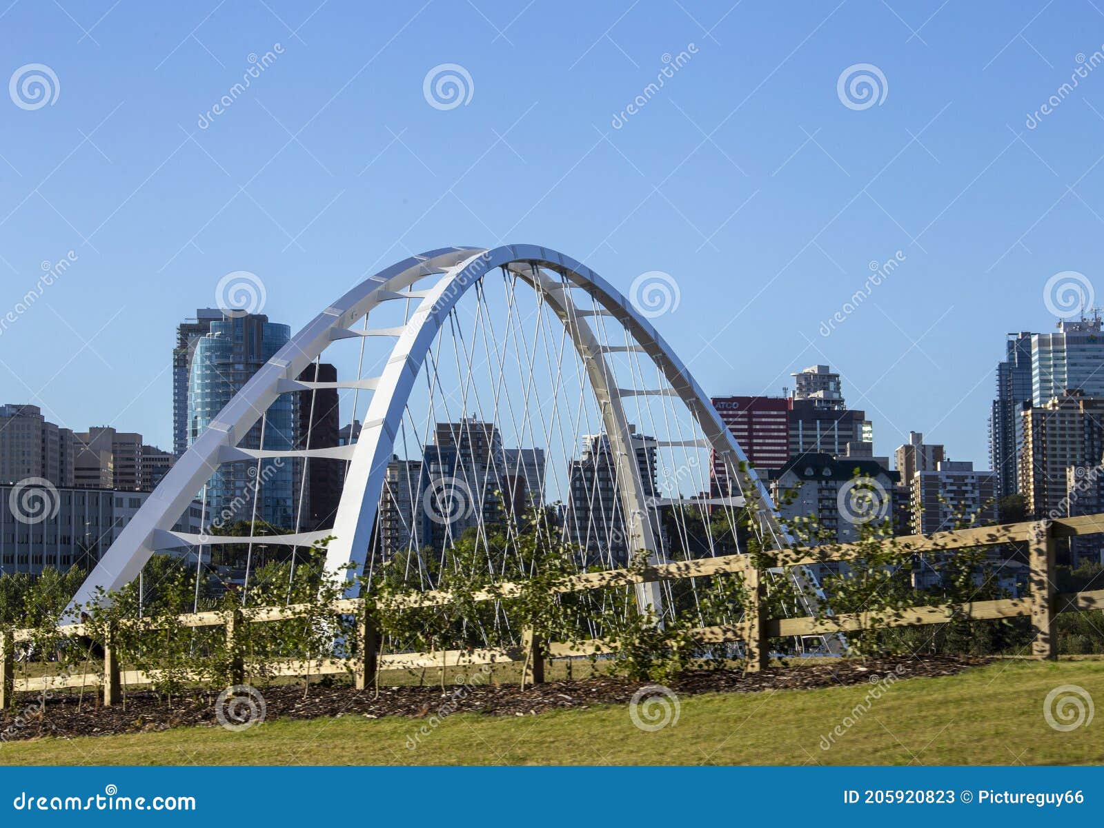 Puente walterdale edmonton imagen de archivo. Imagen de edmonton ...