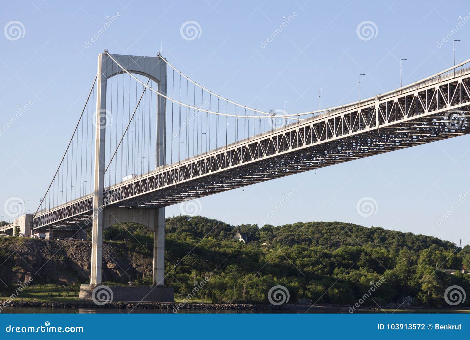 Puentes En La Ciudad De Quebec Foto de archivo - Imagen de recorrido ...