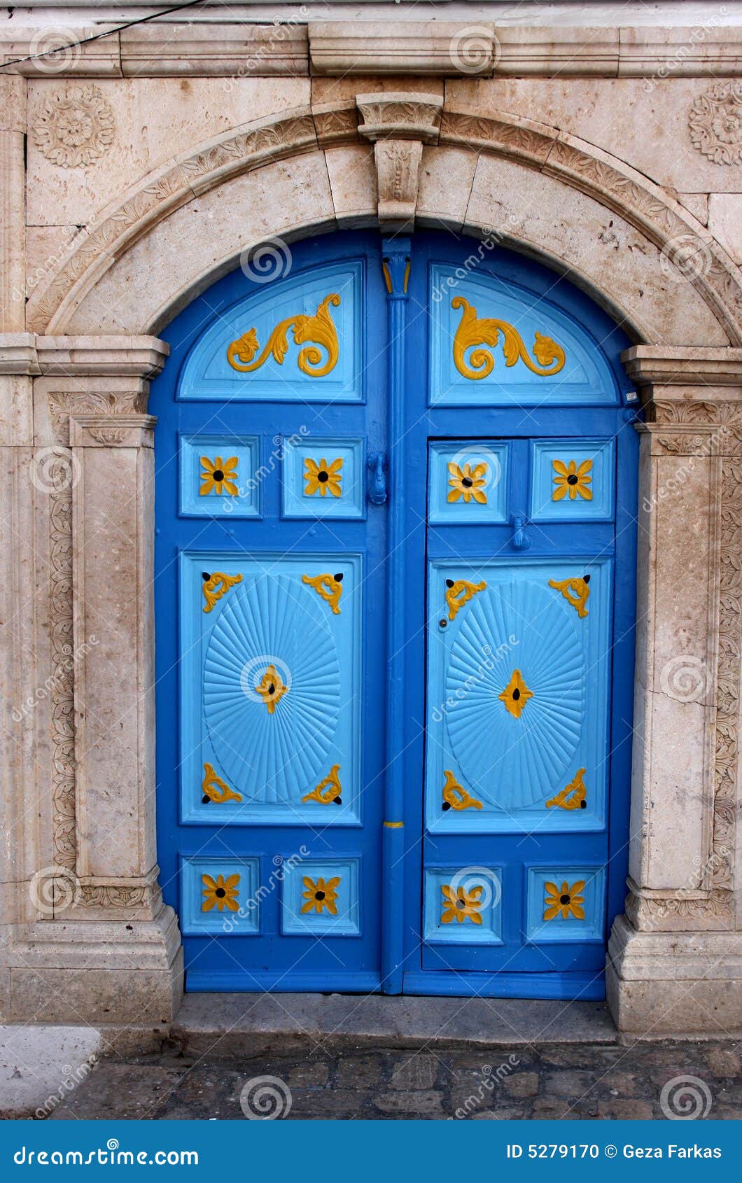 Puerta árabe azul foto de archivo. Imagen de rejilla, dicho - 5279170