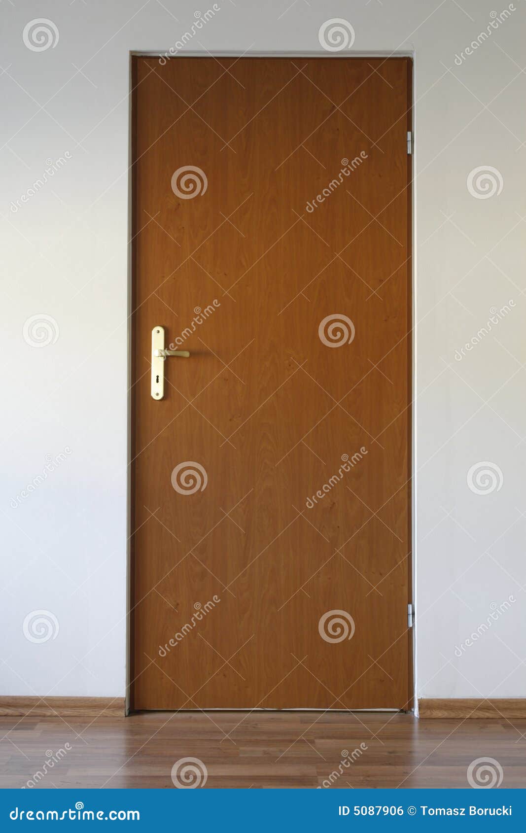 A puerta cerrada foto de archivo. Imagen de plano, clave - 5087906