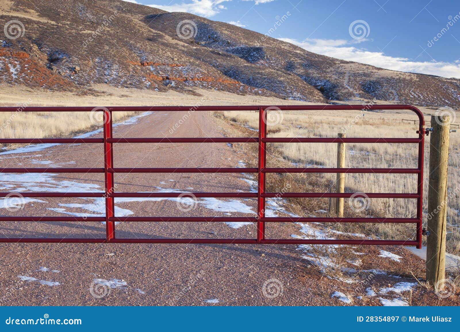 Puerta cerrada del rancho imagen de archivo. Imagen de colorado - 28354897