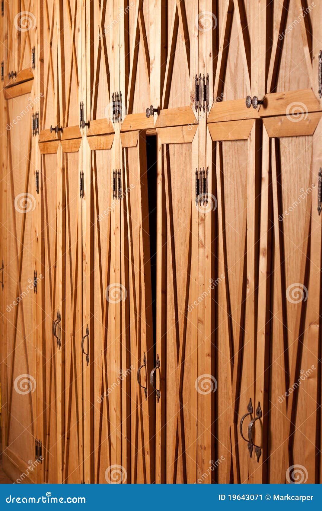 Puerta de cabina combada imagen de archivo. Imagen de pobre - 19643071