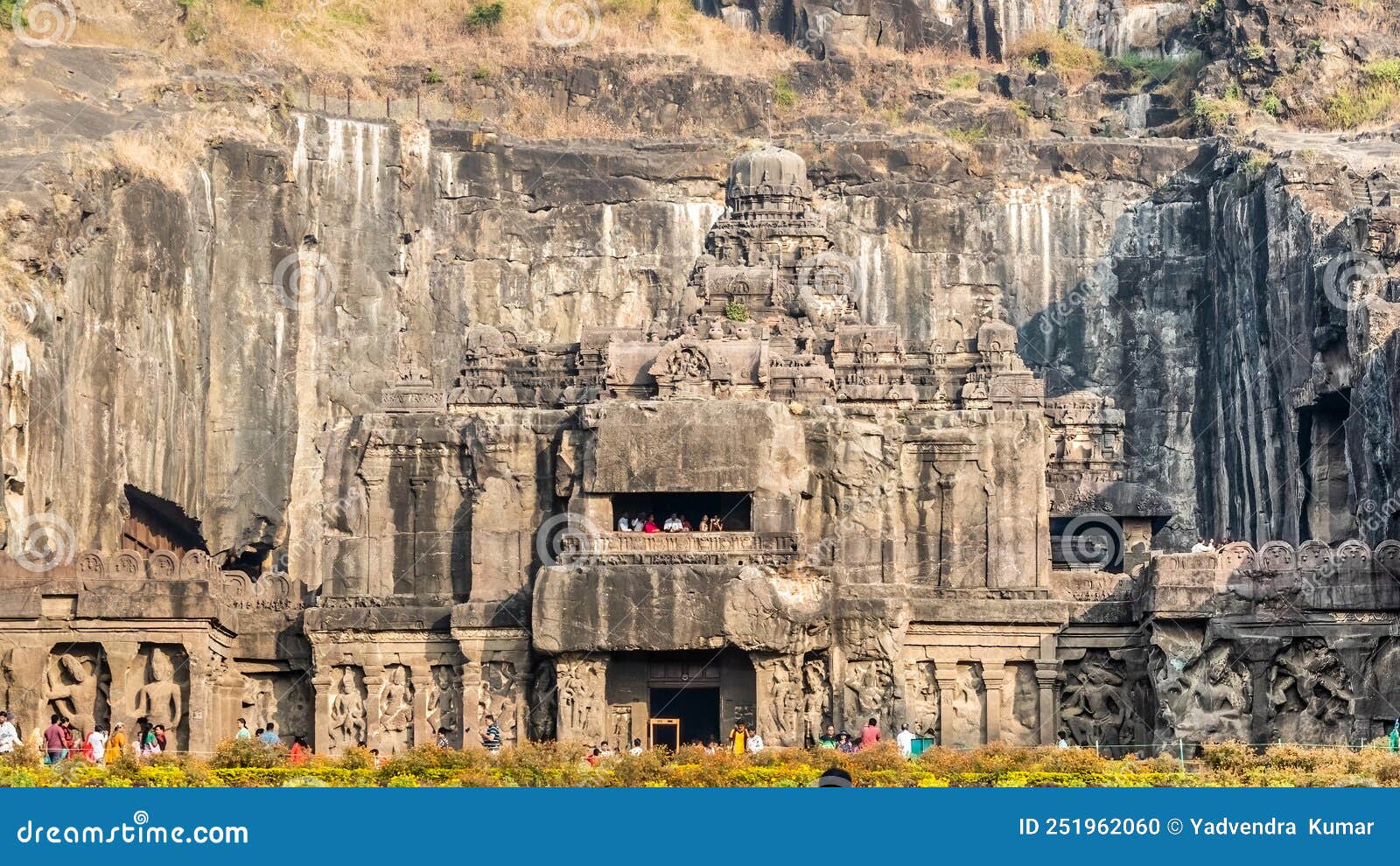 Puerta De Entrada Del Templo De Ellora Foto de archivo - Imagen de ...