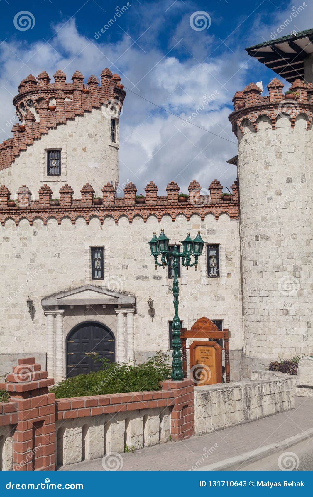 Puerta De La Ciudad En Loja Foto de archivo editorial - Imagen de ...